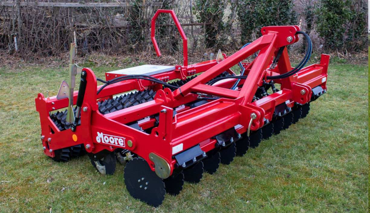 Hydraulic direct seeder - Base Unit - Moore Unidrill - disc / coulter ...