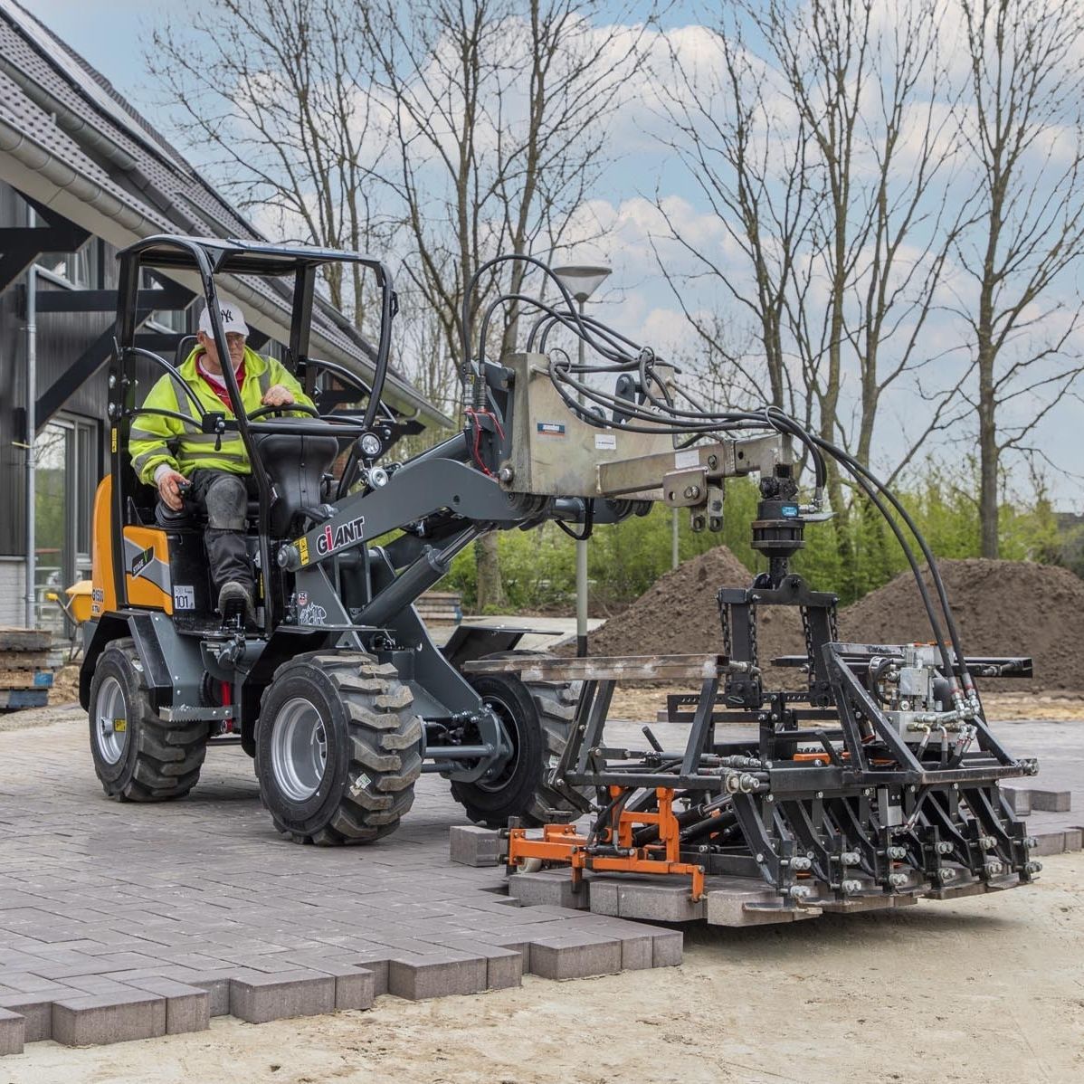 Rubber-tired loader - G1500 X-TRA - ERNEST ROTH EQUIPEMENT SA - with cab