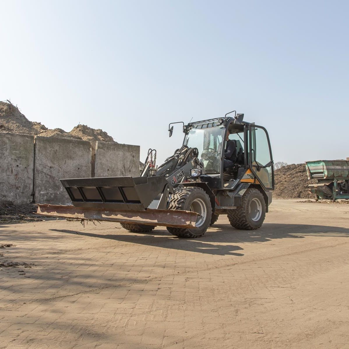 Rubber-tired loader - G3500 X-TRA - ERNEST ROTH EQUIPEMENT SA - with cab