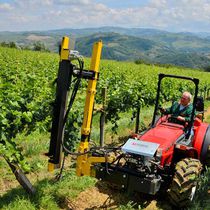 Tractor-mounted pruning machine, Tractor-mounted vine trimmer - All the ...