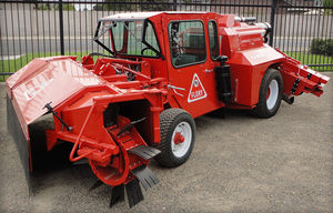 Self-propelled sweeper - V60 Series - Flory Industries - nuts / aligning