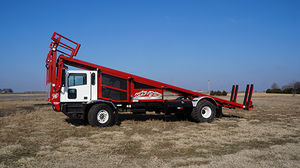 Round bale stacker - 6500 - Stinger, Inc. - rectangular / self-propelled