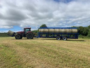 Round bale loader - Super Move 6 - Wilson Engineering - self-unloading