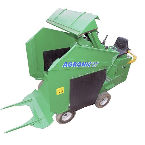 Self-propelled straw blower and feeder - 143s 4WD - AGRONIC OY - for ...