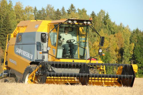 Non conventional combine harvester - Verrato V4 - Sampo Rosenlew ...