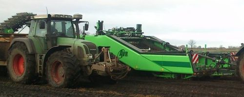 Potato harvester machine - Apache - AVR bvba - towed / 3-row
