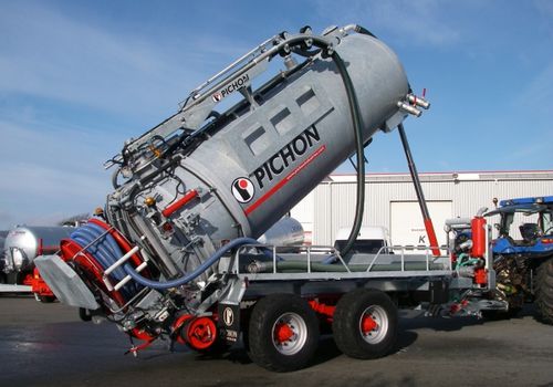 Tipping vacuum tanker - PICHON