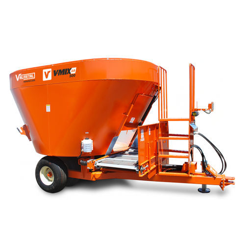 Vertical mixer - V-Mix 2.0 series - Valmetal - towed / side discharge ...