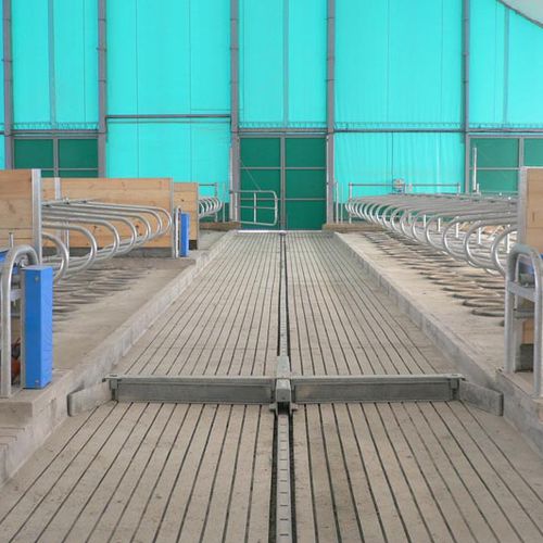 Wire rope manure scraper - DairyPower Equipment O'Donovan Dairy ...