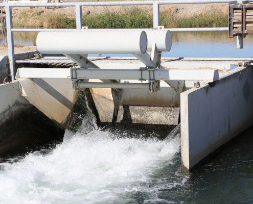 Self-regulating water control gate - Waterman Industries