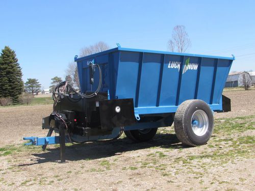 Towed fertilizer spreader - MH series - LuckNow Products - solid / sand