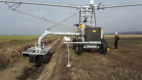 Ditch-fed irrigation boom - 2IE INTERNATIONAL - 4-wheel / 2-wing ...