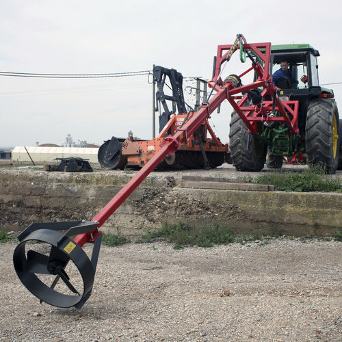 PTO-driven slurry mixer - AG5500 - MAQUINARIA AGRICOLA FERRO S.A - inclined