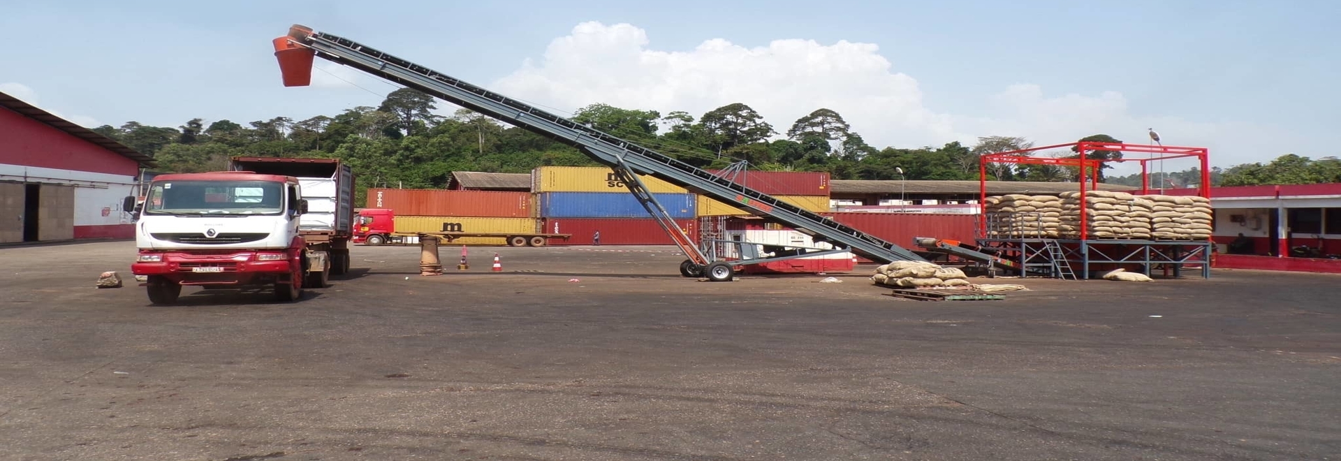 Bulk loading of containers: several solutions to meet the needs of ...