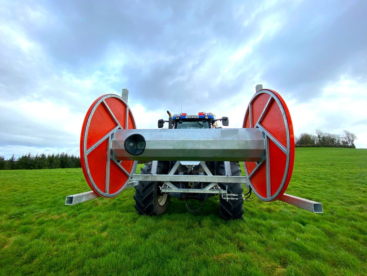 Avvolgitubo per spandiliquame montato su trattore - Mastek Ltd.