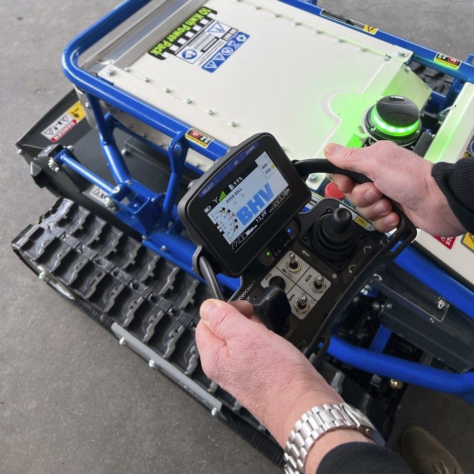 操作用コントロールシステム - COMPASS SERVO DRIVE™ 2.0 - Barbieri Group - GPS / RTK ...