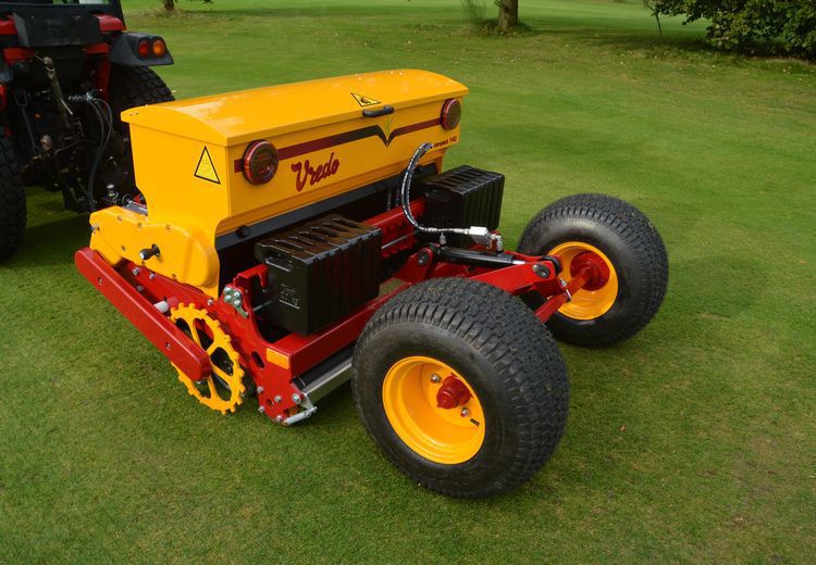 Semeadora de grama de disco - DZ5 SERIES SUPER COMPACT - Vredo ...