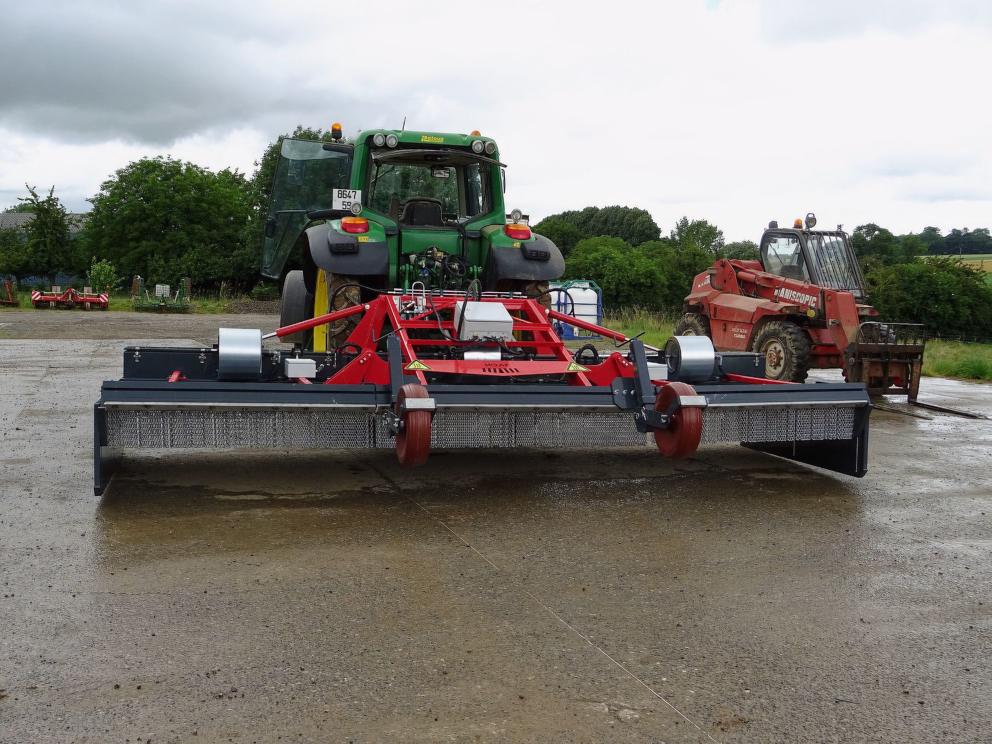 Capinadeira térmica - KB6 DR - M.M.E - montada em trator