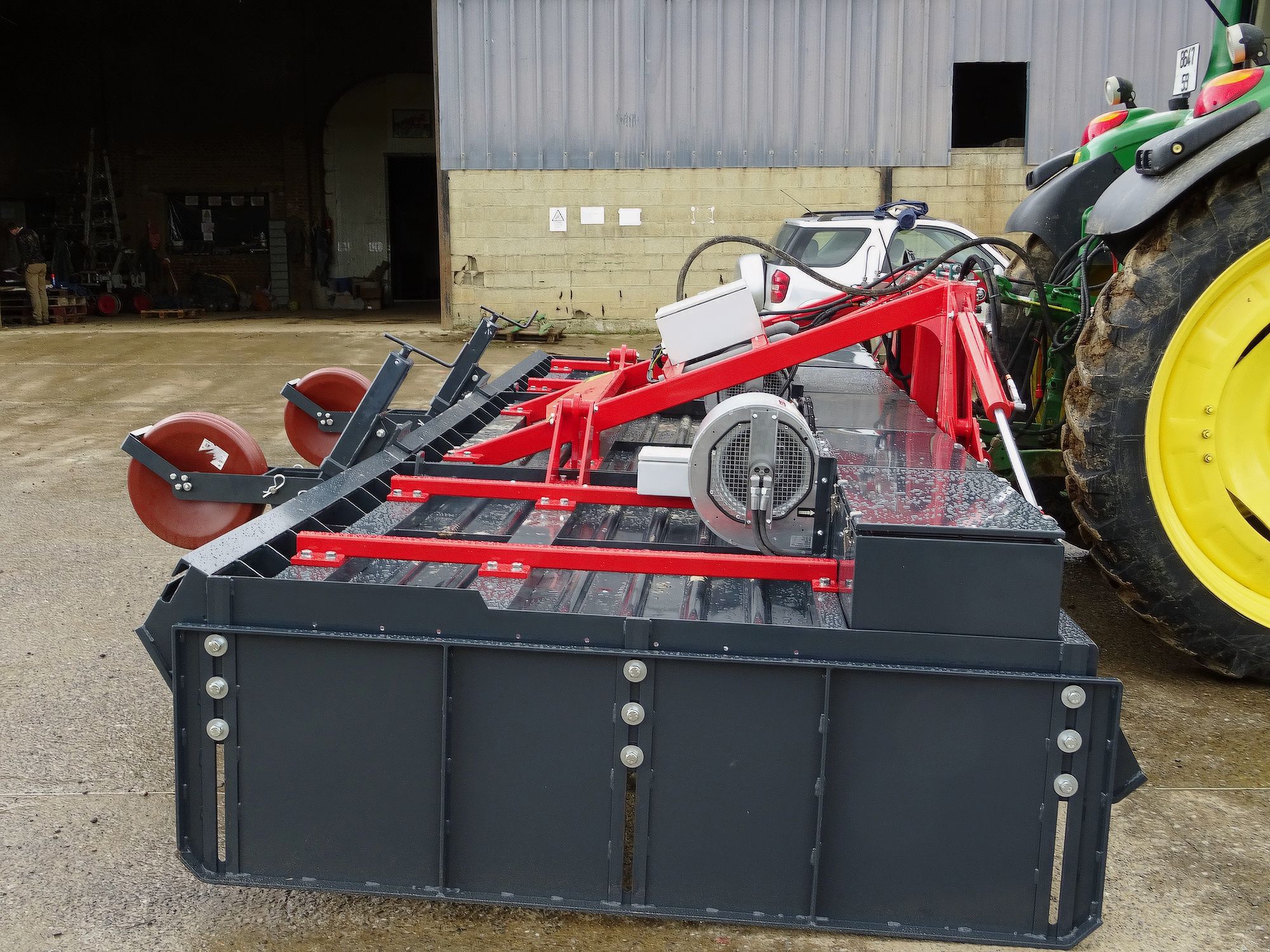 Capinadeira térmica - SERIE KB - M.M.E - montada em trator